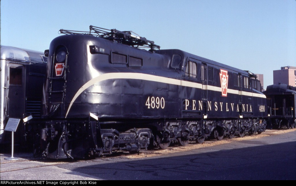 PRR GG1 4890 looking good